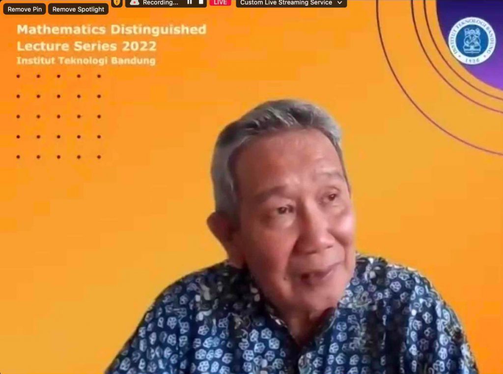 Prof. Edy Soewono memberikan kuliah di ITB Mathematics Distinguished Lecture Series – FMIPA ITB